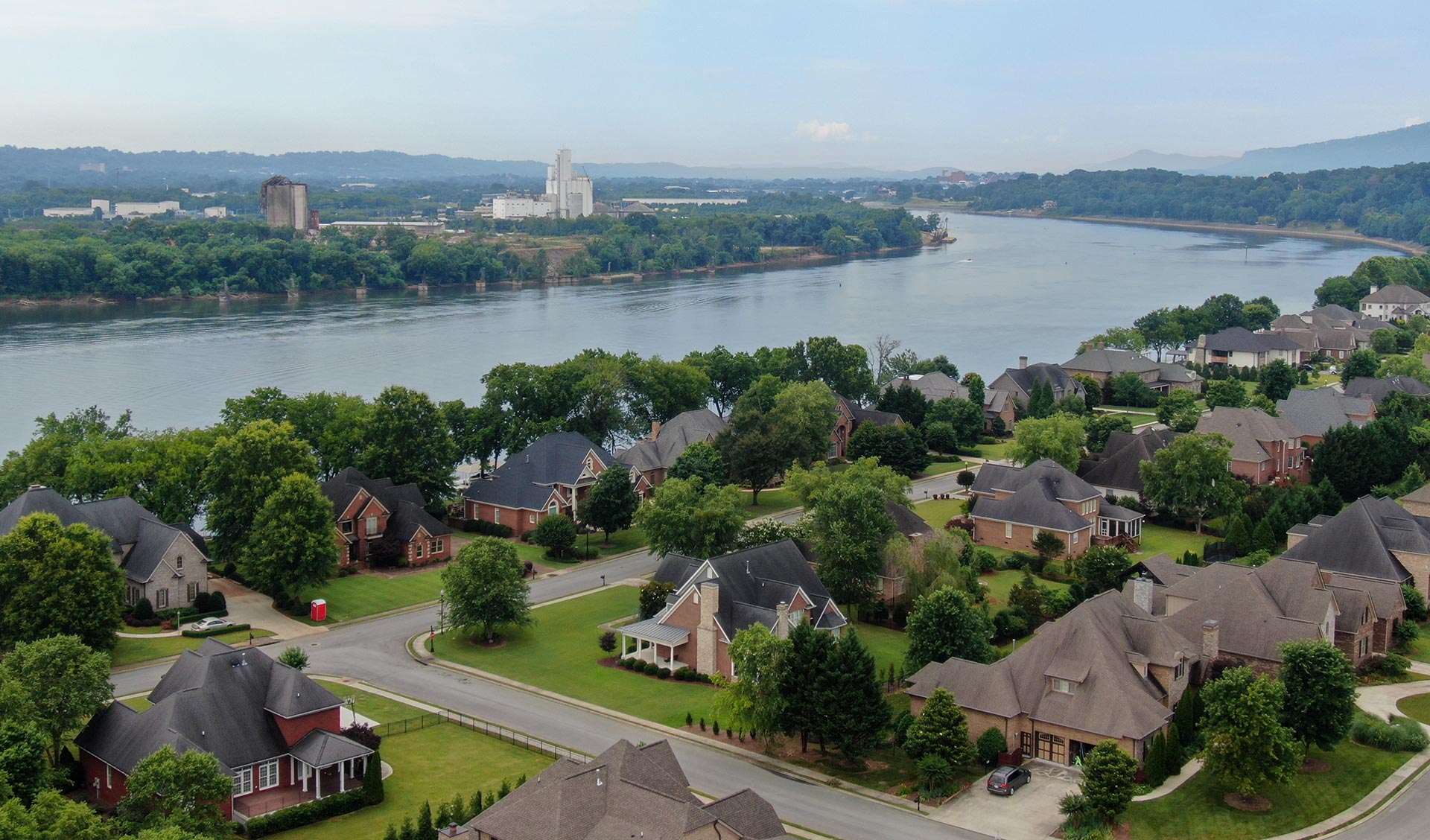 Why You Should Choose A Local Roofing Company